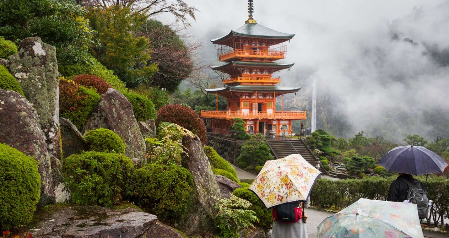 Private Investigator Japan | Call@ + 44 800 1 934 999